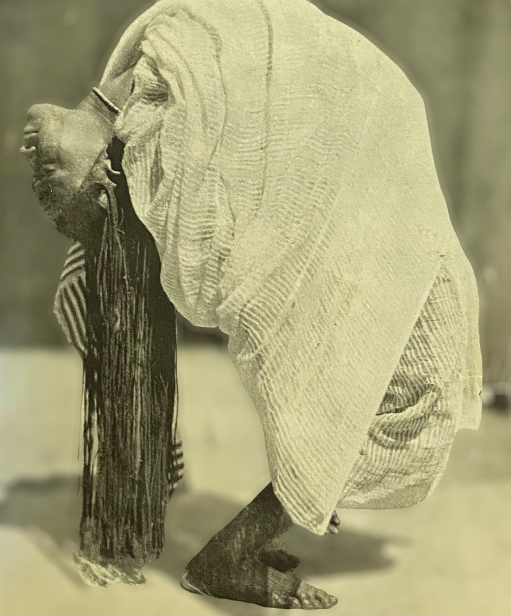 Hair Braiding in Northern Sudan Part 1 – Women's literacy in Sudan