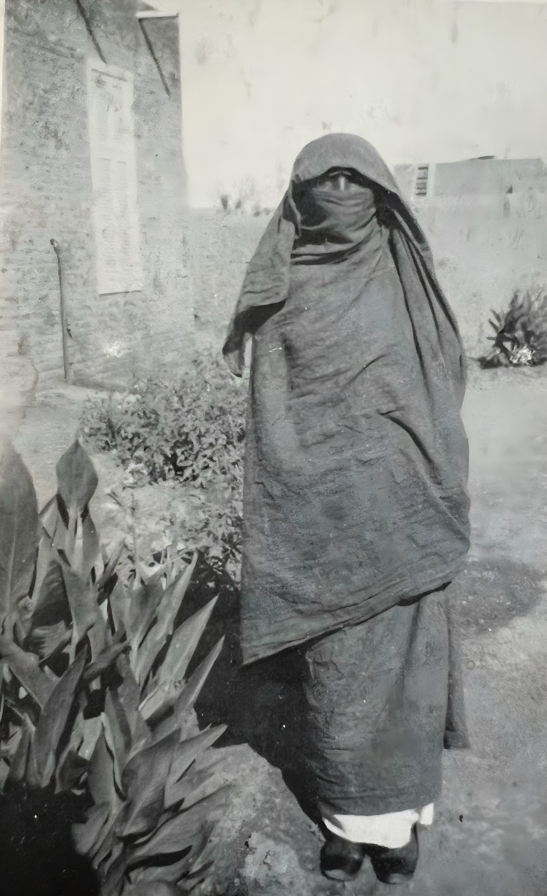 The Enduring Appeal of the Sudanese Toub – Women's literacy in Sudan