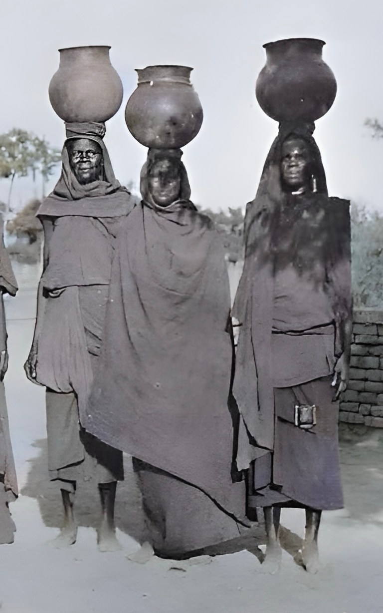 The Enduring Appeal of the Sudanese Toub – Women's literacy in Sudan
